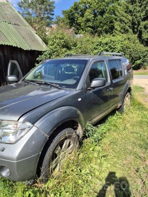 Pelēks Nissan Pathfinder 2006 Rīga, ar dzinēja tilpumu 2.50 L un nobraukumu 325 tūkst. km par 1800 €, foto 4 vietnē AUTOMOTO.COM.LV