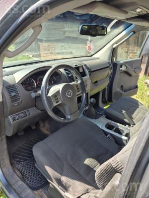 Pelēks Nissan Pathfinder 2006 Rīga, ar dzinēja tilpumu 2.50 L un nobraukumu 325 tūkst. km par 1800 €, foto 5 vietnē AUTOMOTO.COM.LV