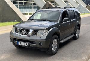 Pelēks Nissan Pathfinder 2006 Viļņa, ar dzinēja tilpumu 2.50 L un nobraukumu 360 tūkst. km par 2950 €, foto 9 vietnē AUTOMOTO.COM.LV