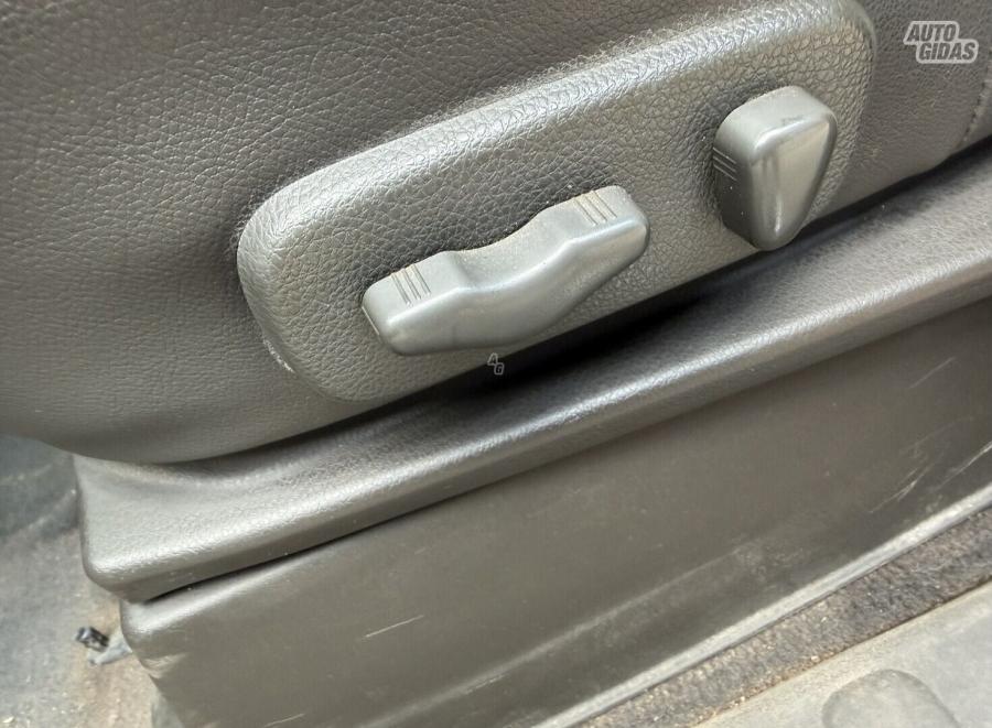 Pelēks Nissan Pathfinder 2006 Viļņa, ar dzinēja tilpumu 2.50 L un nobraukumu 360 tūkst. km par 2950 €, foto 16 vietnē AUTOMOTO.COM.LV