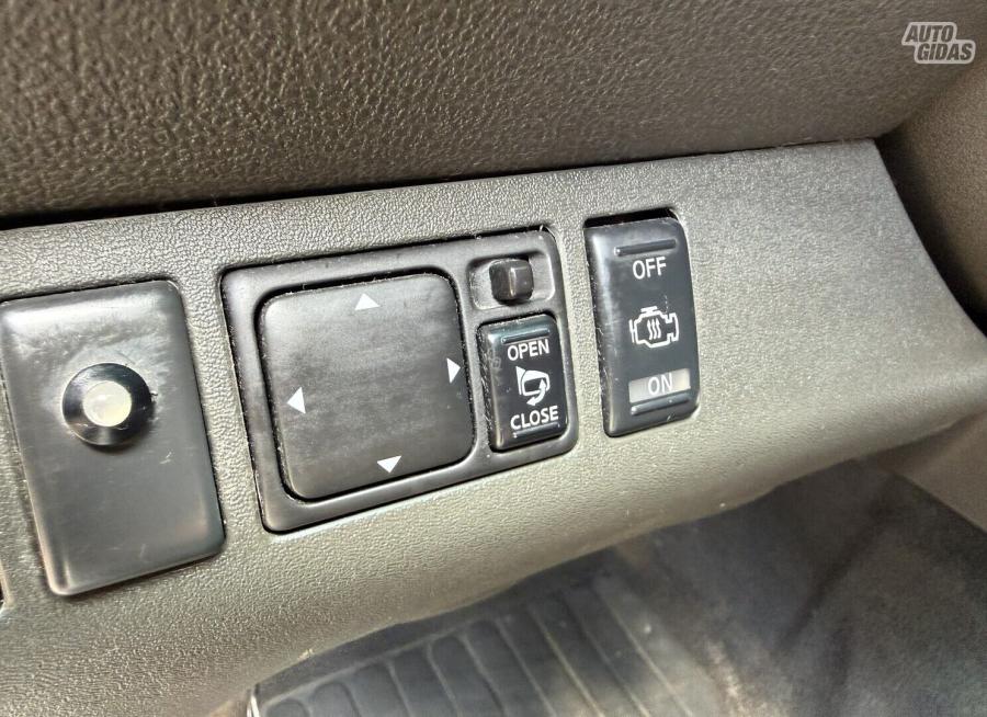 Pelēks Nissan Pathfinder 2006 Viļņa, ar dzinēja tilpumu 2.50 L un nobraukumu 360 tūkst. km par 2950 €, foto 18 vietnē AUTOMOTO.COM.LV