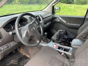 Pelēks Nissan Pathfinder 2006 Rīga, ar dzinēja tilpumu 2.50 L un nobraukumu 325 tūkst. km par 2000 €, foto 6 vietnē AUTOMOTO.COM.LV