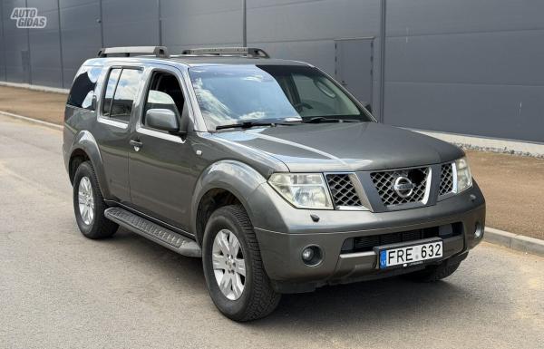 Pelēks Nissan Pathfinder 2006 Viļņa, ar dzinēja tilpumu 2.50 L un nobraukumu 360 tūkst. km par 2750 €, foto 1 vietnē AUTOMOTO.COM.LV