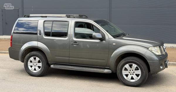 Pelēks Nissan Pathfinder 2006 Viļņa, ar dzinēja tilpumu 2.50 L un nobraukumu 360 tūkst. km par 2750 €, foto 2 vietnē AUTOMOTO.COM.LV