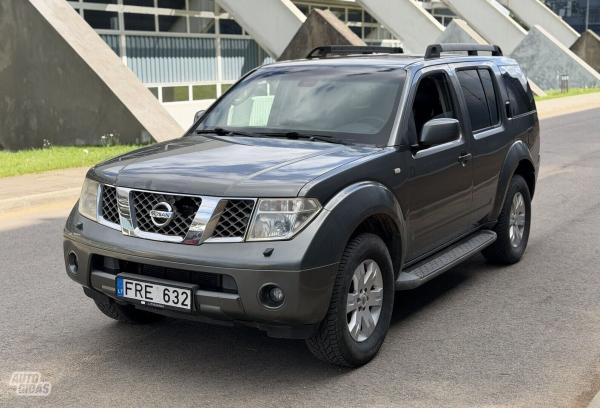 Pelēks Nissan Pathfinder 2006 Viļņa, ar dzinēja tilpumu 2.50 L un nobraukumu 360 tūkst. km par 2750 €, foto 8 vietnē AUTOMOTO.COM.LV