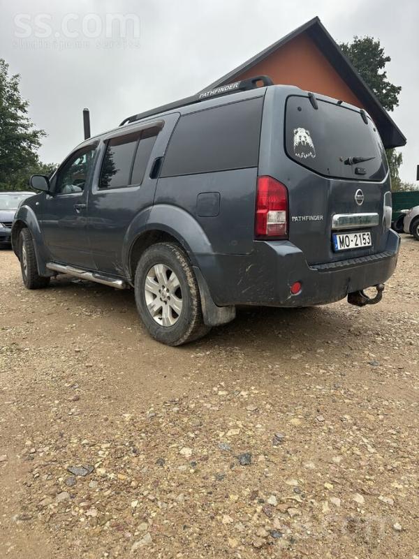 Nissan Pathfinder 2006 in Gulbene on AUTOMOTO.COM.LV Grey Nissan Pathfinder 2006 in Gulbene, with an engine capacity of 2.50 L and mileage of 473 thousand km for 2000 €, photo 7 on AUTOMOTO.COM.LV