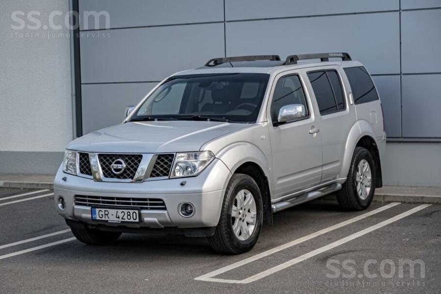 Grey Nissan Pathfinder 2007 in Riga, with an engine capacity of 2.50 L and mileage of 0 thousand km for 5990 €, photo 1 on AUTOMOTO.COM.LV
