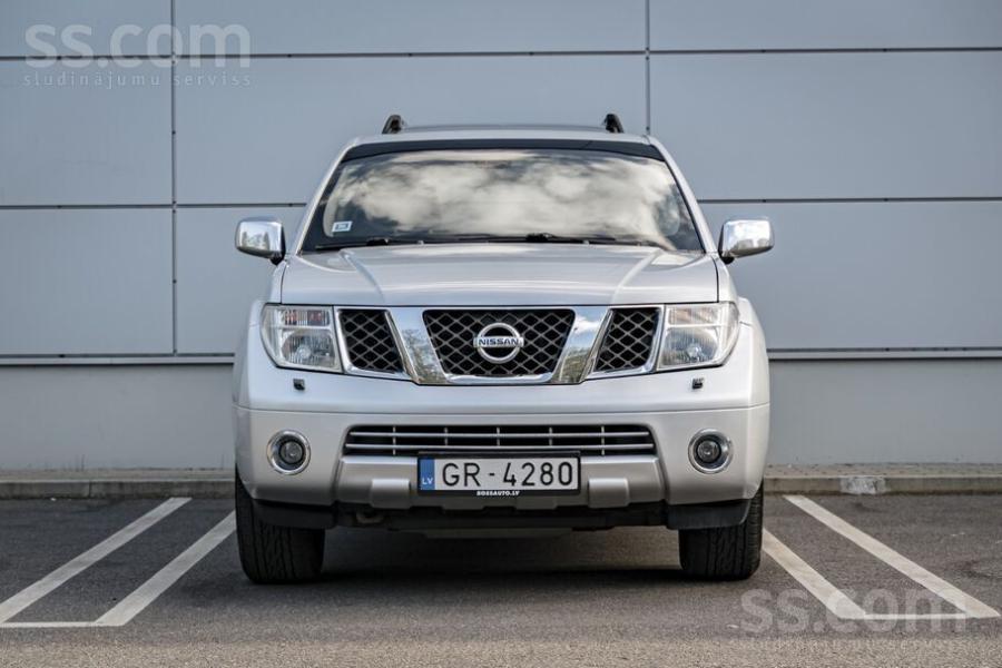 Grey Nissan Pathfinder 2007 in Riga, with an engine capacity of 2.50 L and mileage of 0 thousand km for 5990 €, photo 2 on AUTOMOTO.COM.LV