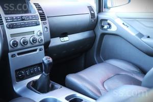 Grey Nissan Pathfinder 2007 in Riga, with an engine capacity of 2.50 L and mileage of 0 thousand km for 5995 €, photo 10 on AUTOMOTO.COM.LV