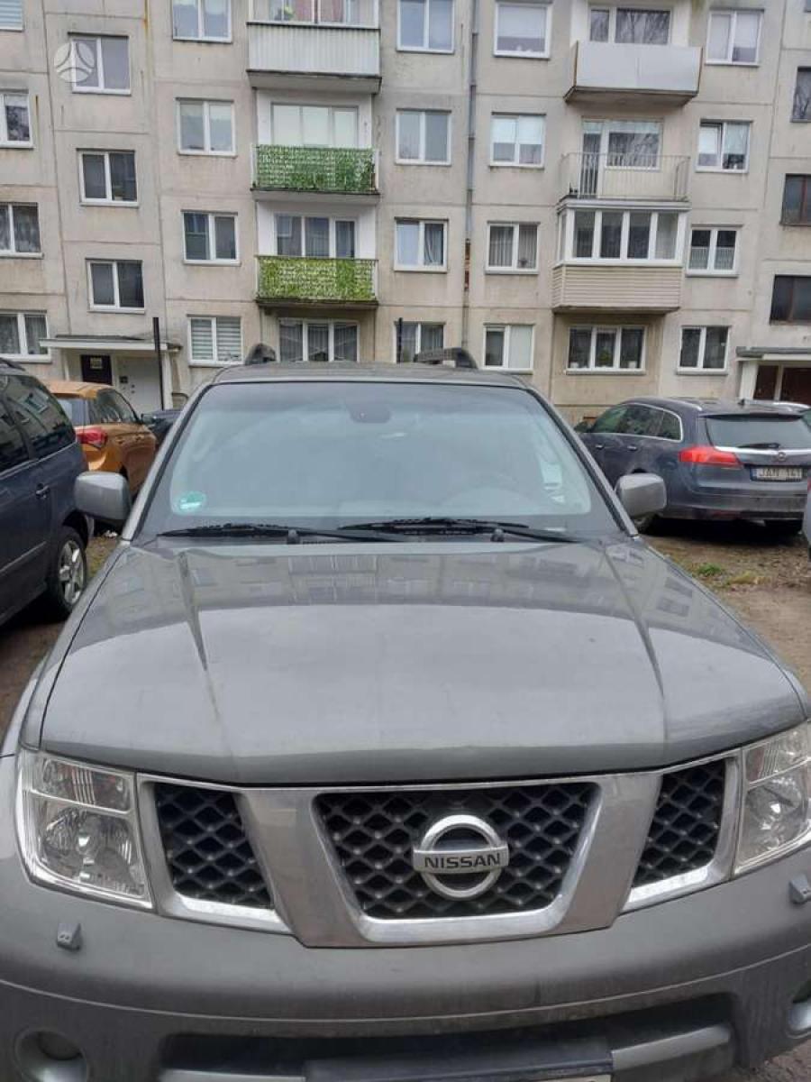 Grey Nissan Pathfinder 2007 in Vilnius, with an engine capacity of 2.50 L and mileage of 256 thousand km for 4600 €, photo 12 on AUTOMOTO.COM.LV
