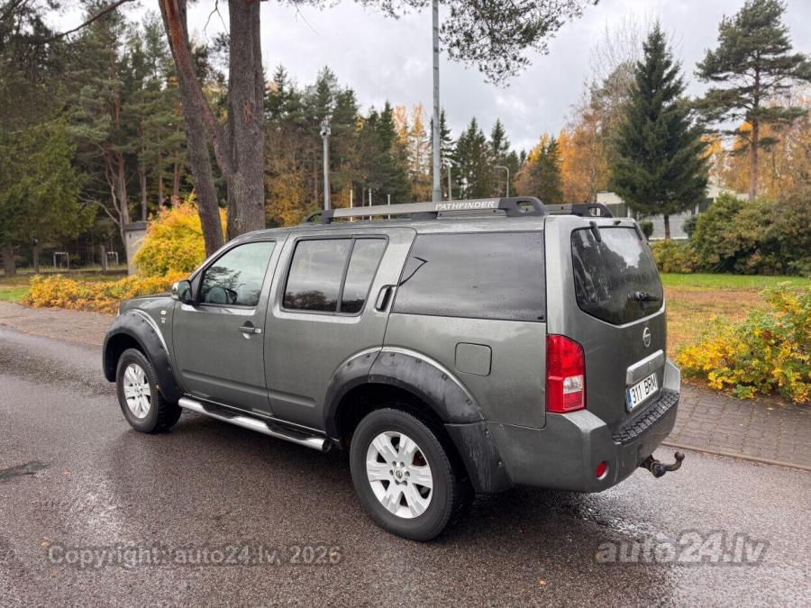 Grey Nissan Pathfinder 2007 in Tallinn, with an engine capacity of 2.50 L and mileage of 378 thousand km for 3950 €, photo 2 on AUTOMOTO.COM.LV