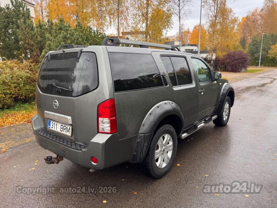 Grey Nissan Pathfinder 2007 in Tallinn, with an engine capacity of 2.50 L and mileage of 378 thousand km for 3950 €, photo 3 on AUTOMOTO.COM.LV