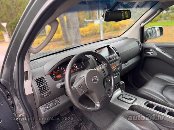 Grey Nissan Pathfinder 2007 in Tallinn, with an engine capacity of 2.50 L and mileage of 378 thousand km for 3950 €, photo 8 on AUTOMOTO.COM.LV