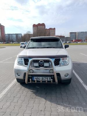 Grey Nissan Pathfinder 2007 in Riga, with an engine capacity of 2.50 L and mileage of 421 thousand km for 3999 €, photo 4 on AUTOMOTO.COM.LV