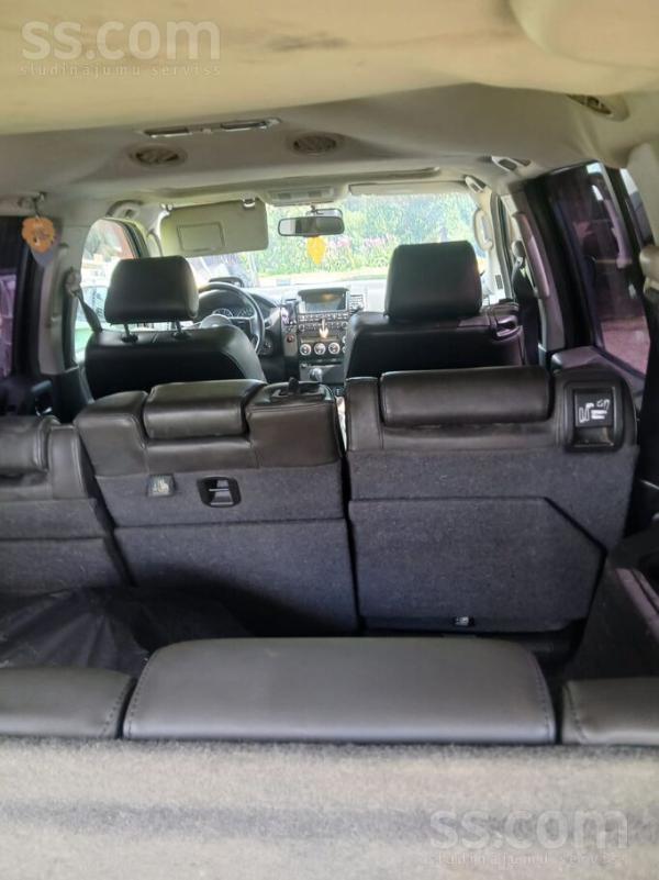 Grey Nissan Pathfinder 2007 in Valka, with an engine capacity of 2.50 L and mileage of 473 thousand km for 2500 €, photo 6 on AUTOMOTO.COM.LV
