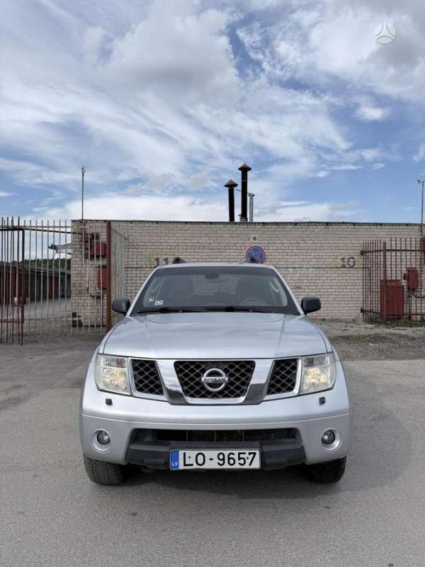 Pelēks Nissan Pathfinder 2007 Kauņa, ar dzinēja tilpumu 2.49 L un nobraukumu 256 tūkst. km par 3700 €, foto 3 vietnē AUTOMOTO.COM.LV