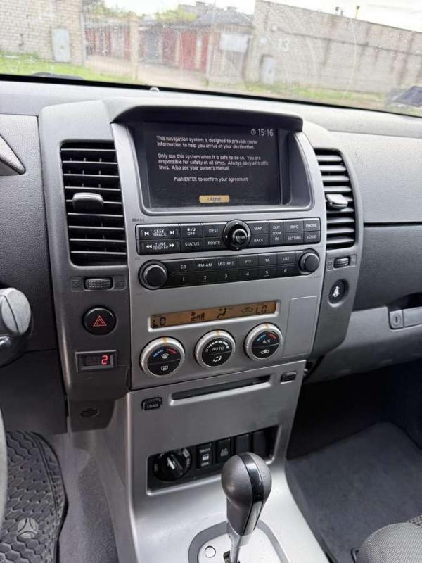 Pelēks Nissan Pathfinder 2007 Kauņa, ar dzinēja tilpumu 2.49 L un nobraukumu 256 tūkst. km par 3700 €, foto 8 vietnē AUTOMOTO.COM.LV