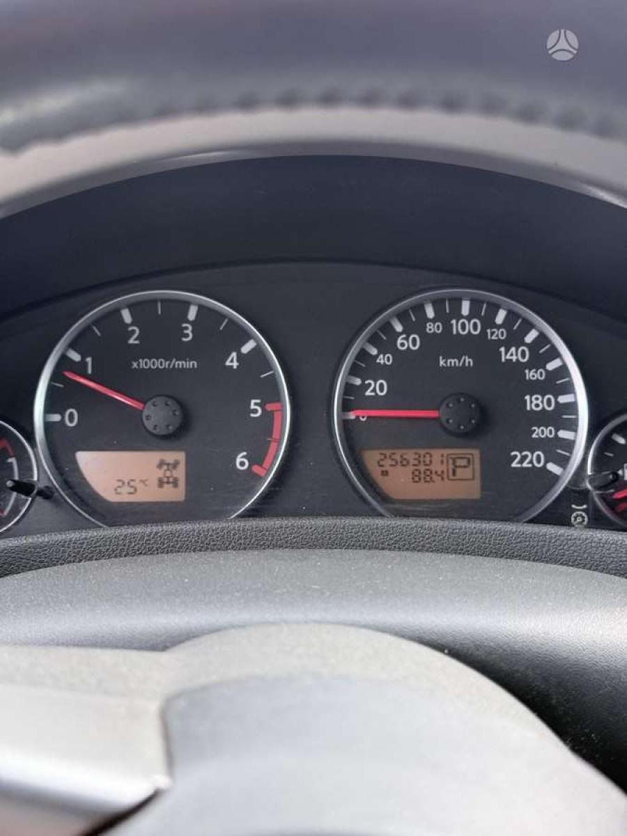 Grey Nissan Pathfinder 2007 in Kaunas, with an engine capacity of 2.49 L and mileage of 256 thousand km for 3700 €, photo 10 on AUTOMOTO.COM.LV