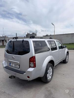 Grey Nissan Pathfinder 2007 in Kaunas, with an engine capacity of 2.49 L and mileage of 256 thousand km for 3700 €, photo 12 on AUTOMOTO.COM.LV