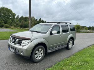 Pelēks Nissan Pathfinder 2007 Mardu, ar dzinēja tilpumu 2.50 L un nobraukumu 238 tūkst. km par 6000 €, foto  vietnē AUTOMOTO.COM.LV