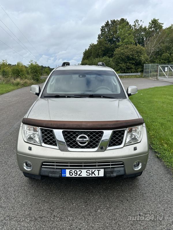 Pelēks Nissan Pathfinder 2007 Mardu, ar dzinēja tilpumu 2.50 L un nobraukumu 238 tūkst. km par 6000 €, foto 3 vietnē AUTOMOTO.COM.LV