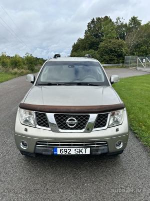 Pelēks Nissan Pathfinder 2007 Mardu, ar dzinēja tilpumu 2.50 L un nobraukumu 238 tūkst. km par 6000 €, foto 3 vietnē AUTOMOTO.COM.LV