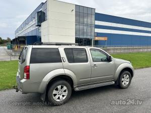 Pelēks Nissan Pathfinder 2007 Mardu, ar dzinēja tilpumu 2.50 L un nobraukumu 238 tūkst. km par 6000 €, foto 5 vietnē AUTOMOTO.COM.LV