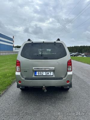 Pelēks Nissan Pathfinder 2007 Mardu, ar dzinēja tilpumu 2.50 L un nobraukumu 238 tūkst. km par 6000 €, foto 7 vietnē AUTOMOTO.COM.LV