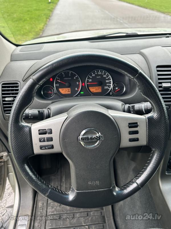 Pelēks Nissan Pathfinder 2007 Mardu, ar dzinēja tilpumu 2.50 L un nobraukumu 238 tūkst. km par 6000 €, foto 11 vietnē AUTOMOTO.COM.LV