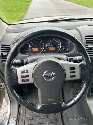 Pelēks Nissan Pathfinder 2007 Mardu, ar dzinēja tilpumu 2.50 L un nobraukumu 238 tūkst. km par 6000 €, foto 11 vietnē AUTOMOTO.COM.LV