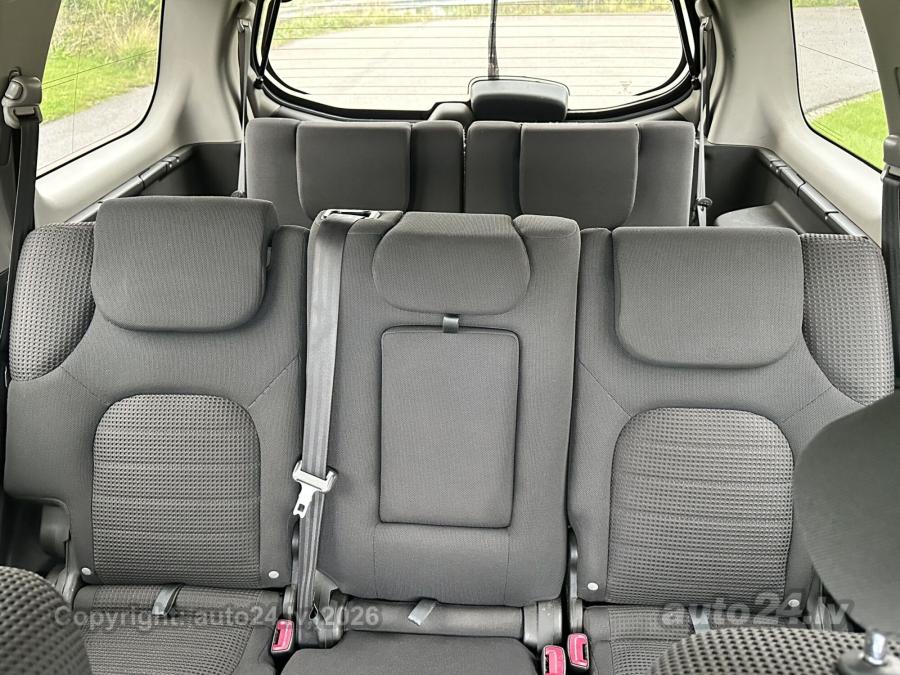 Pelēks Nissan Pathfinder 2007 Mardu, ar dzinēja tilpumu 2.50 L un nobraukumu 238 tūkst. km par 6000 €, foto 16 vietnē AUTOMOTO.COM.LV
