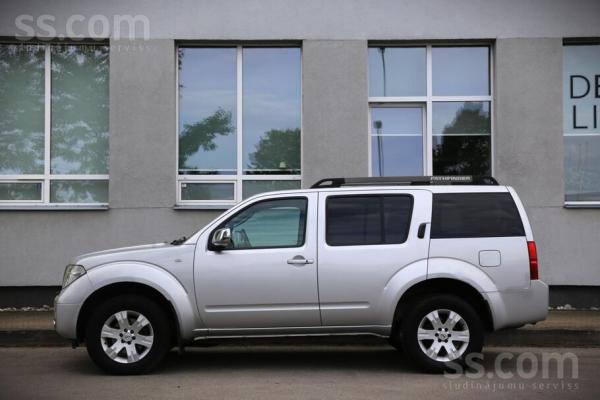 Pelēks Nissan Pathfinder 2007 Rīga, ar dzinēja tilpumu 2.50 L un nobraukumu 372 tūkst. km par 3695 €, foto 3 vietnē AUTOMOTO.COM.LV