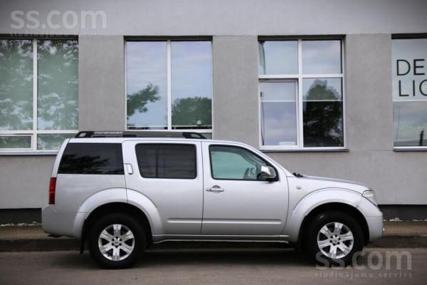 Pelēks Nissan Pathfinder 2007 Rīga, ar dzinēja tilpumu 2.50 L un nobraukumu 372 tūkst. km par 3695 €, foto 4 vietnē AUTOMOTO.COM.LV