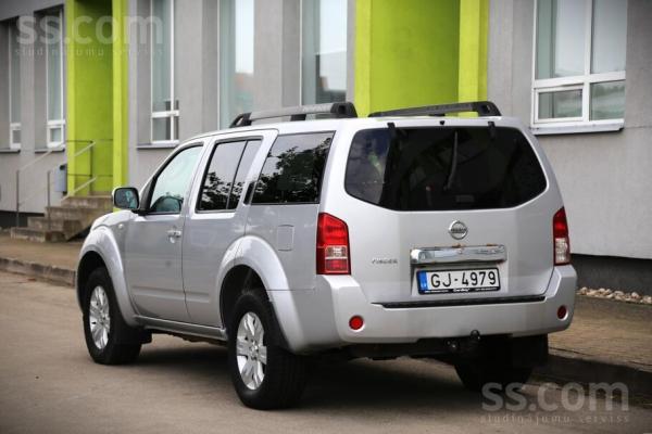 Pelēks Nissan Pathfinder 2007 Rīga, ar dzinēja tilpumu 2.50 L un nobraukumu 372 tūkst. km par 3695 €, foto 6 vietnē AUTOMOTO.COM.LV