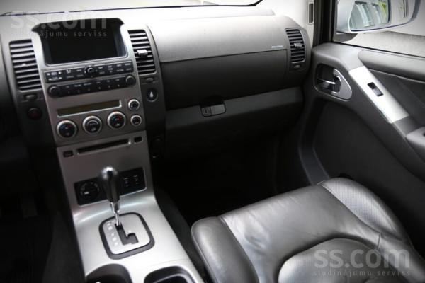 Pelēks Nissan Pathfinder 2007 Rīga, ar dzinēja tilpumu 2.50 L un nobraukumu 372 tūkst. km par 3695 €, foto 9 vietnē AUTOMOTO.COM.LV