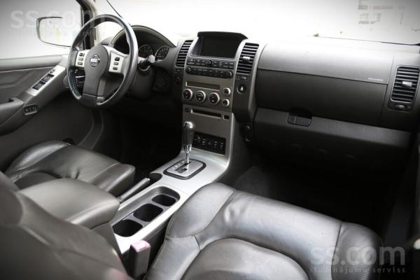 Pelēks Nissan Pathfinder 2007 Rīga, ar dzinēja tilpumu 2.50 L un nobraukumu 372 tūkst. km par 3695 €, foto 10 vietnē AUTOMOTO.COM.LV