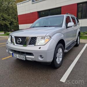 Grey Nissan Pathfinder 2007 in Riga, with an engine capacity of 2.50 L and mileage of 230 thousand km for 5900 €, photo 1 on AUTOMOTO.COM.LV