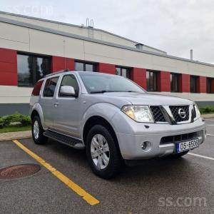 Grey Nissan Pathfinder 2007 in Riga, with an engine capacity of 2.50 L and mileage of 230 thousand km for 5900 €, photo 3 on AUTOMOTO.COM.LV