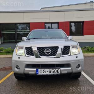 Grey Nissan Pathfinder 2007 in Riga, with an engine capacity of 2.50 L and mileage of 230 thousand km for 5900 €, photo 4 on AUTOMOTO.COM.LV