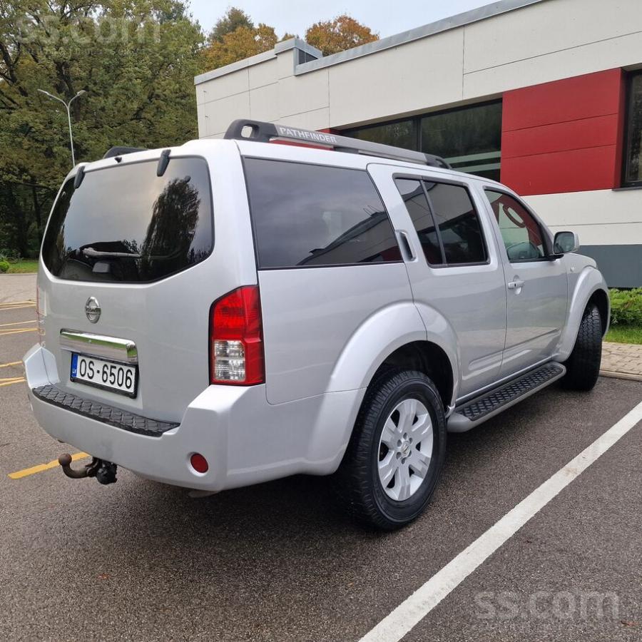 Grey Nissan Pathfinder 2007 in Riga, with an engine capacity of 2.50 L and mileage of 230 thousand km for 5900 €, photo 5 on AUTOMOTO.COM.LV