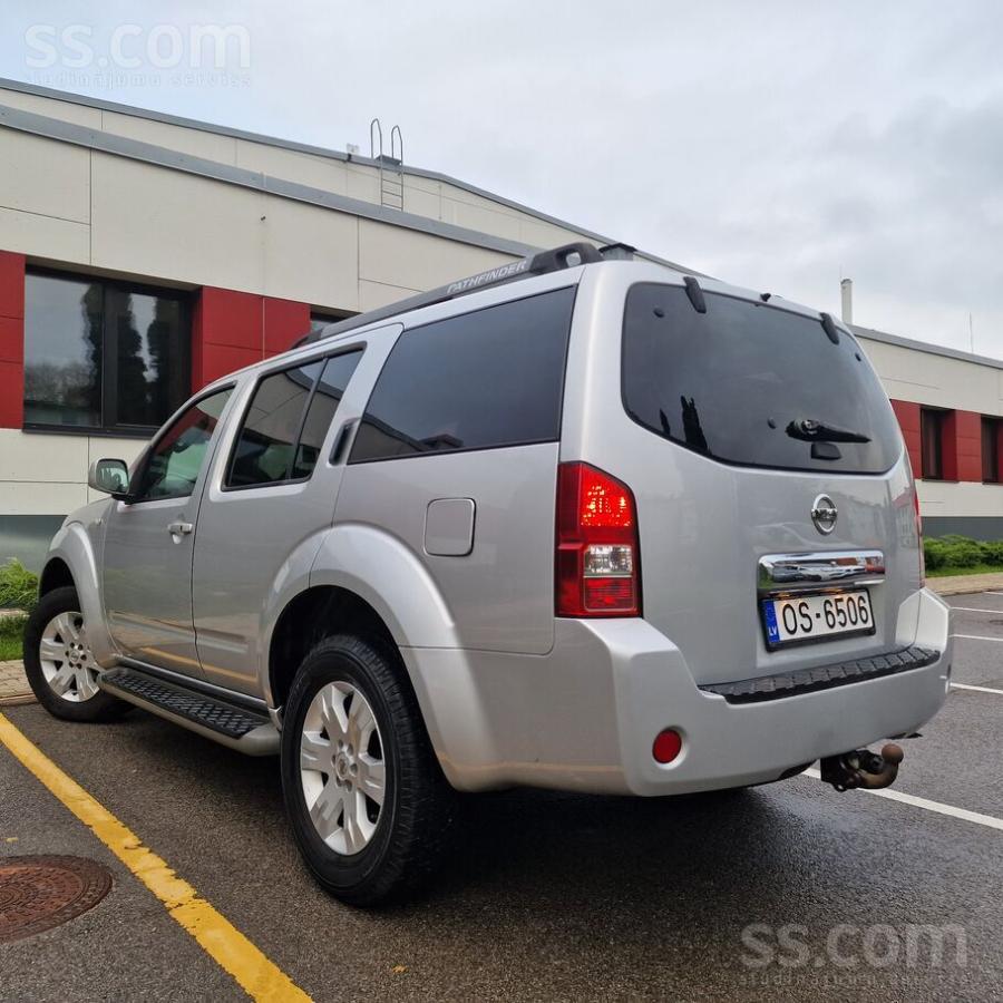 Grey Nissan Pathfinder 2007 in Riga, with an engine capacity of 2.50 L and mileage of 230 thousand km for 5900 €, photo 6 on AUTOMOTO.COM.LV