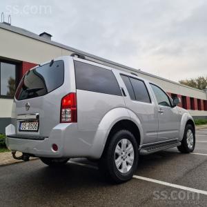 Grey Nissan Pathfinder 2007 in Riga, with an engine capacity of 2.50 L and mileage of 230 thousand km for 5900 €, photo 7 on AUTOMOTO.COM.LV