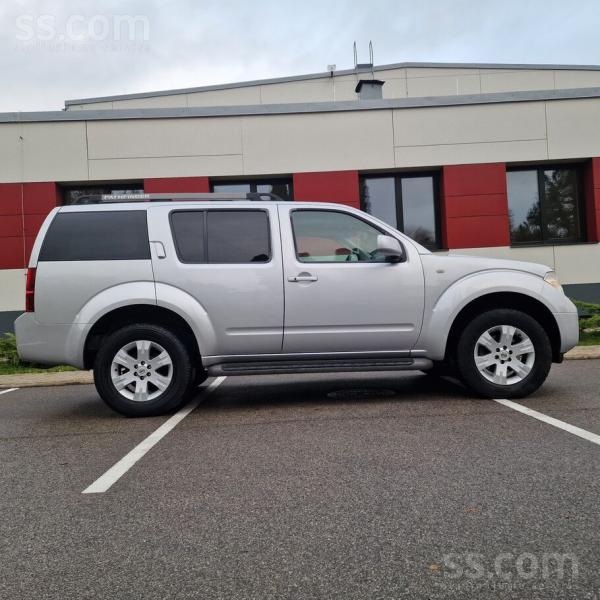 Pelēks Nissan Pathfinder 2007 Rīga, ar dzinēja tilpumu 2.50 L un nobraukumu 230 tūkst. km par 5900 €, foto 8 vietnē AUTOMOTO.COM.LV