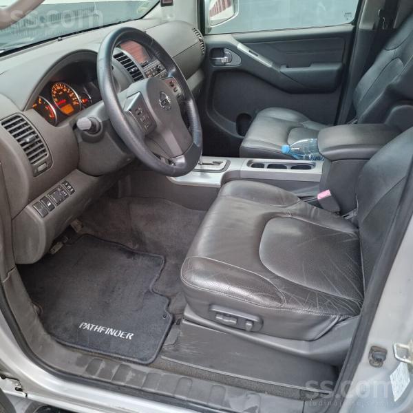 Pelēks Nissan Pathfinder 2007 Rīga, ar dzinēja tilpumu 2.50 L un nobraukumu 230 tūkst. km par 5900 €, foto 11 vietnē AUTOMOTO.COM.LV