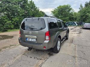 Grey Nissan Pathfinder 2008 in Riga, with an engine capacity of 2.50 L and mileage of 273 thousand km for 5500 €, photo 4 on AUTOMOTO.COM.LV