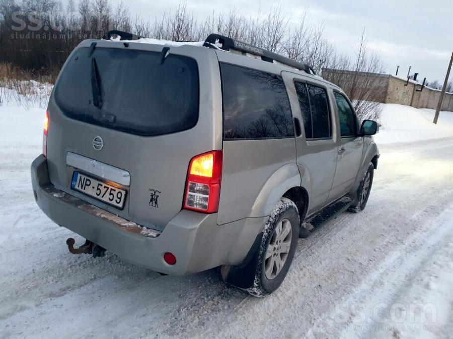 Grey Nissan Pathfinder 2008 in Riga, with an engine capacity of 2.50 L and mileage of 258 thousand km for 3490 €, photo 3 on AUTOMOTO.COM.LV