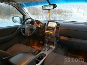 Grey Nissan Pathfinder 2008 in Riga, with an engine capacity of 2.50 L and mileage of 258 thousand km for 3490 €, photo 6 on AUTOMOTO.COM.LV