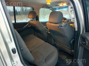 Grey Nissan Pathfinder 2008 in Riga, with an engine capacity of 2.50 L and mileage of 258 thousand km for 3490 €, photo 9 on AUTOMOTO.COM.LV