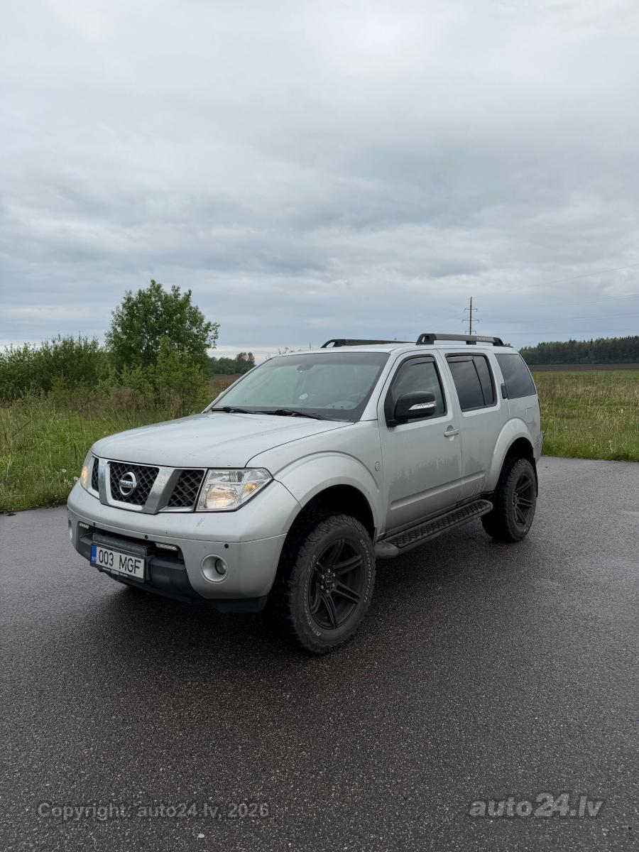 Pelēks Nissan Pathfinder 2009 Narva, ar dzinēja tilpumu 2.50 L un nobraukumu 310 tūkst. km par 5500 €, foto 3 vietnē AUTOMOTO.COM.LV