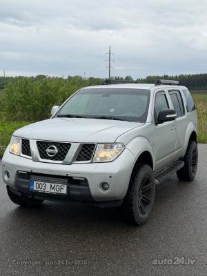 Pelēks Nissan Pathfinder 2009 Narva, ar dzinēja tilpumu 2.50 L un nobraukumu 310 tūkst. km par 5500 €, foto 4 vietnē AUTOMOTO.COM.LV